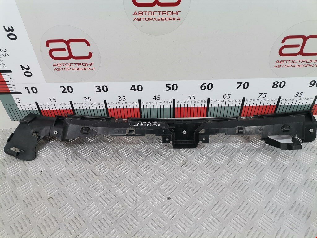 Кронштейн (крепление) заднего бампера центральный Opel Astra J 13266743 арт. 2037023