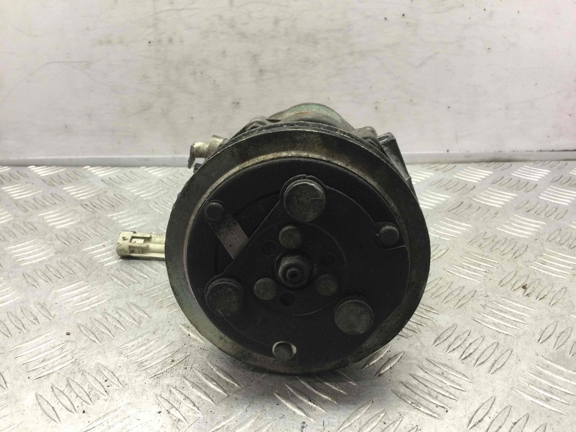 Б/У Компрессор кондиционера Opel Meriva 1 поколение [рестайлинг] 2004 - 2010 2005 г.