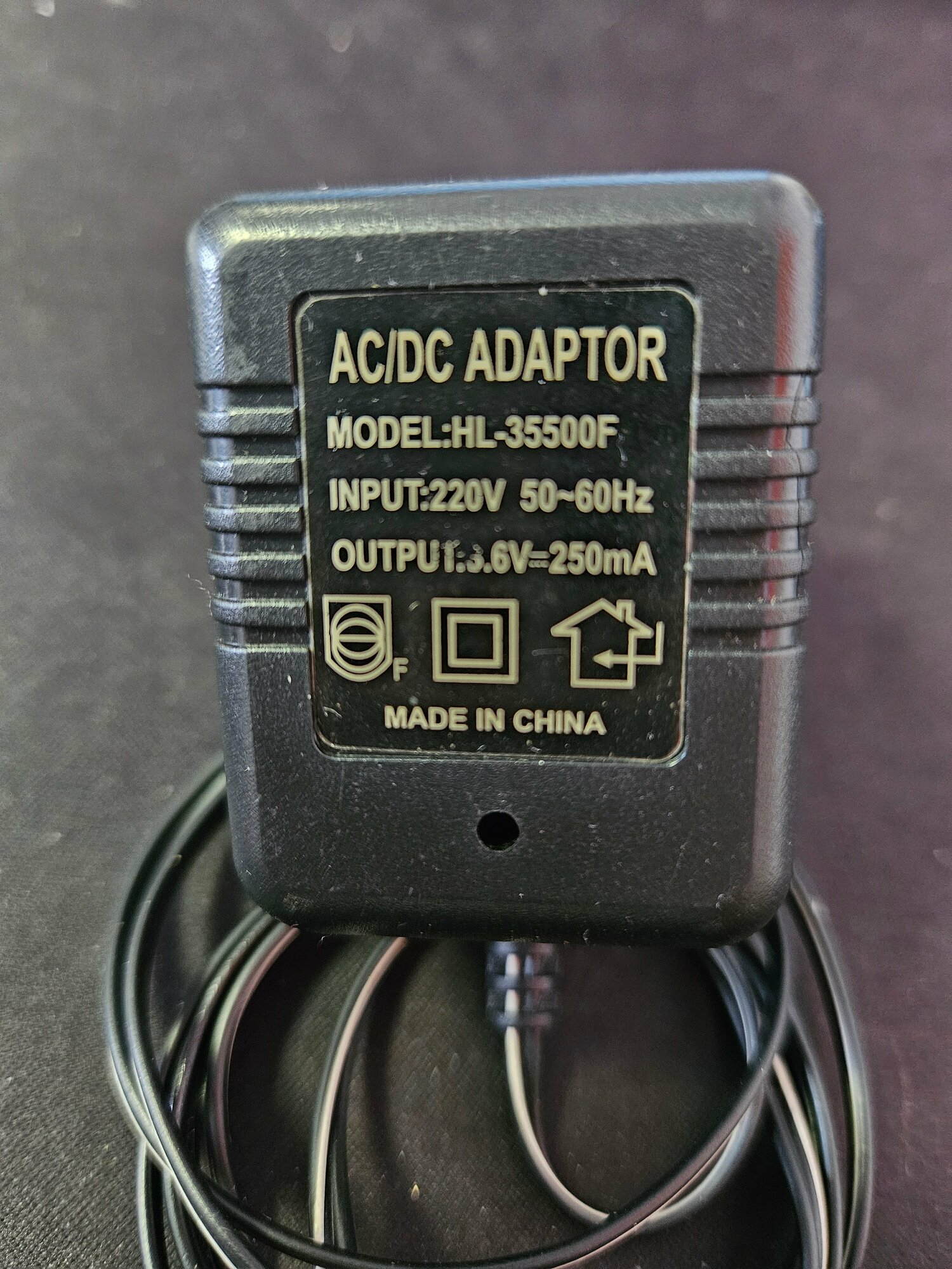 Адаптер питания AC/DC Model HL-35500F 6v 250 mA