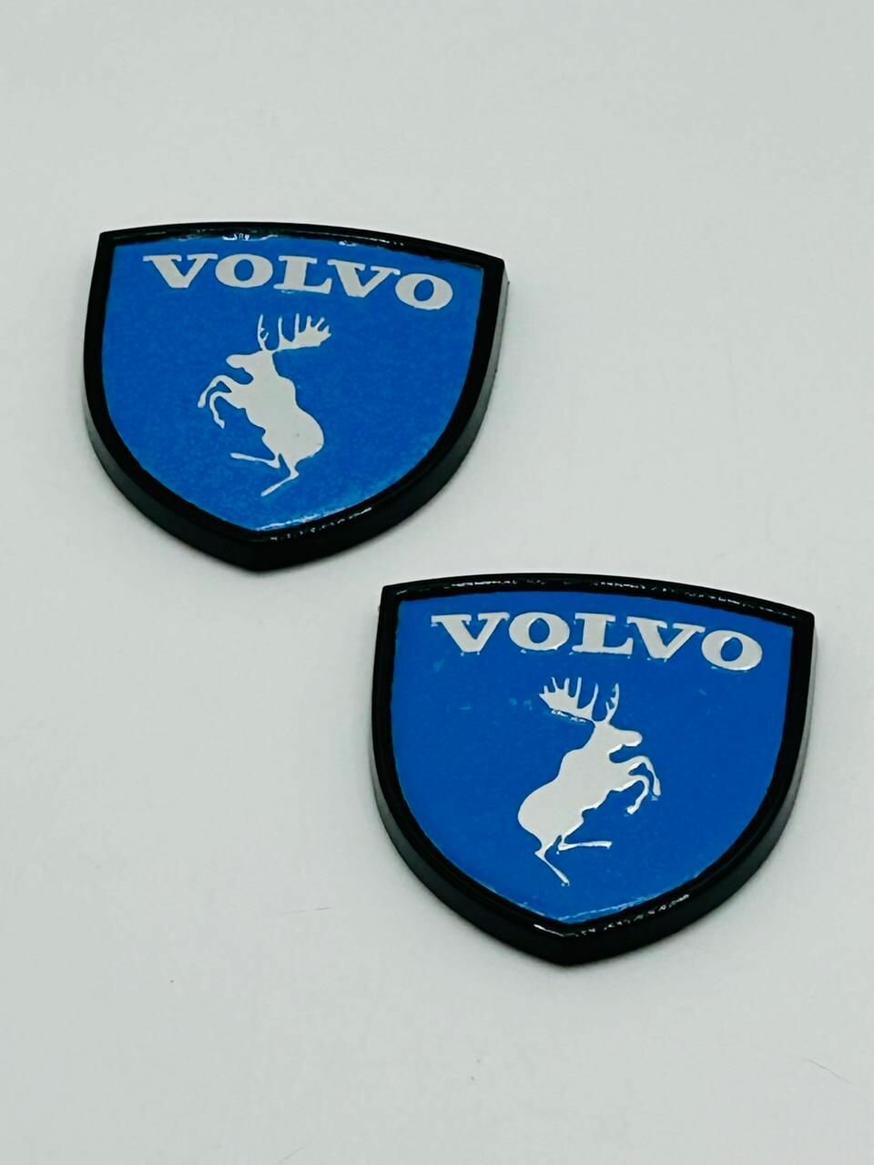 Эмблема наклейка шильдик знак значок вольво VOLVO лось 2шт