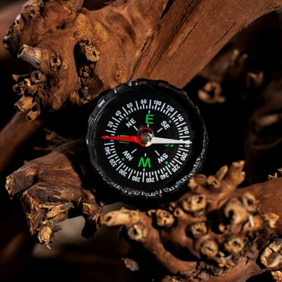 Компас жидкостный, d 4.2 см, пластик, цвет черный