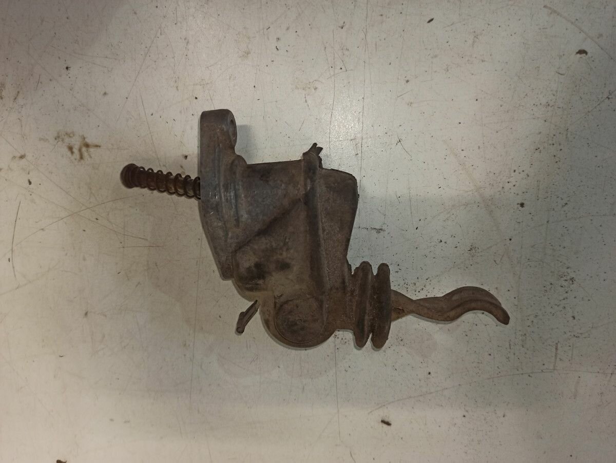 Лапка сцепления Volkswagen Passat B3 Transoprter 02A141708B