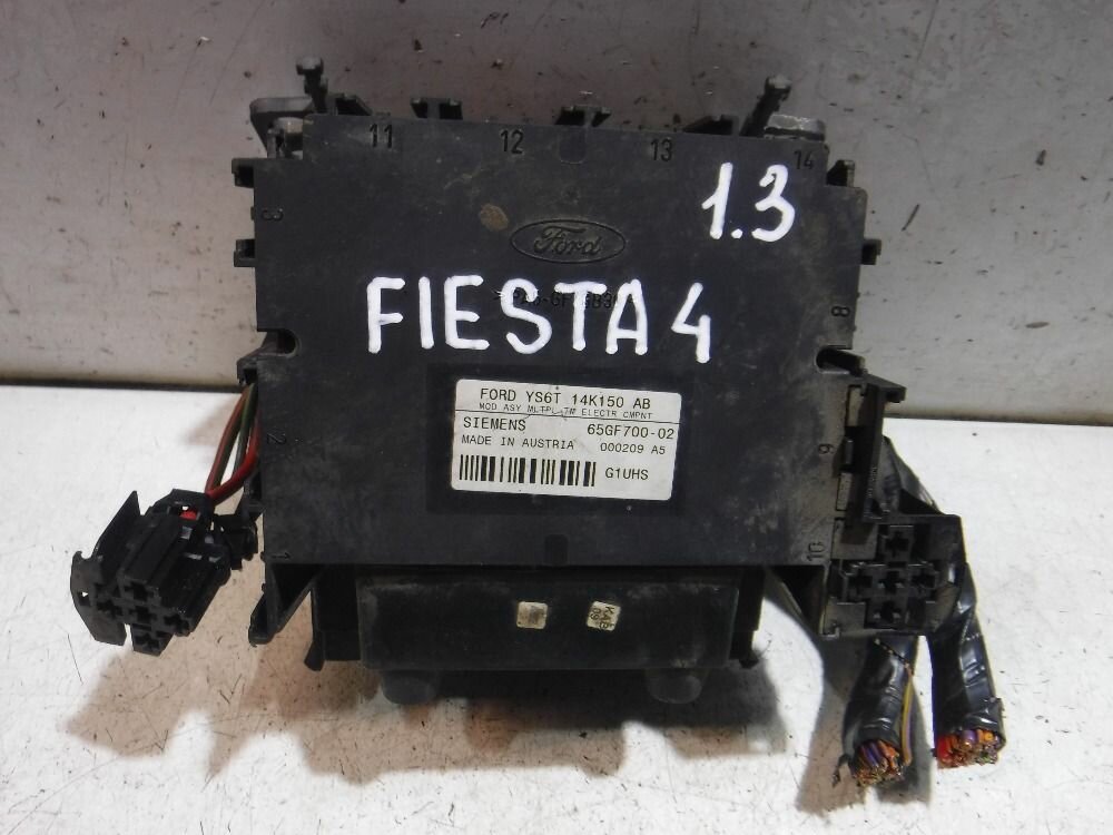 Блок предохранителей Ford Fiesta 4 YS6T14K150AB