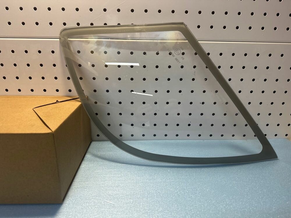 Стекло фары в крышу ДАФ ХФ105 ХФ106 (DAF XF105 XF106) правое