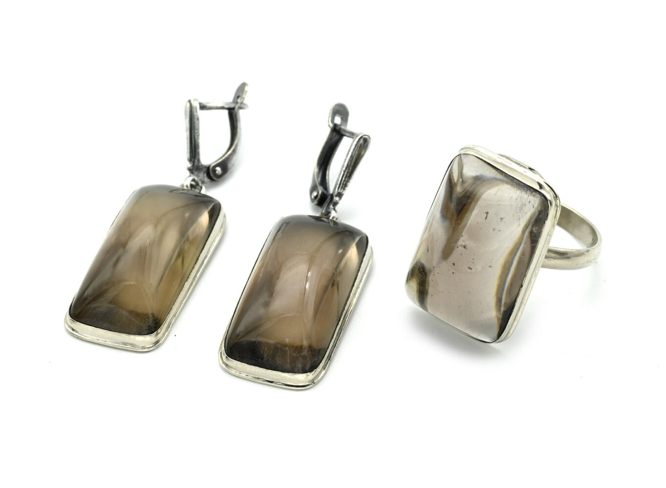 Комплект бижутерии: кольцо, серьги, топаз