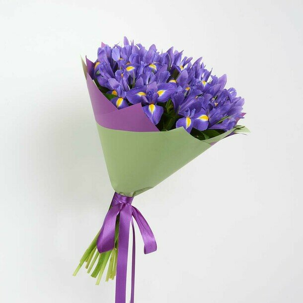 Букет Well Flowers "Ирис", круглый, XL, 21 шт, 45 см, букет свежих цветов