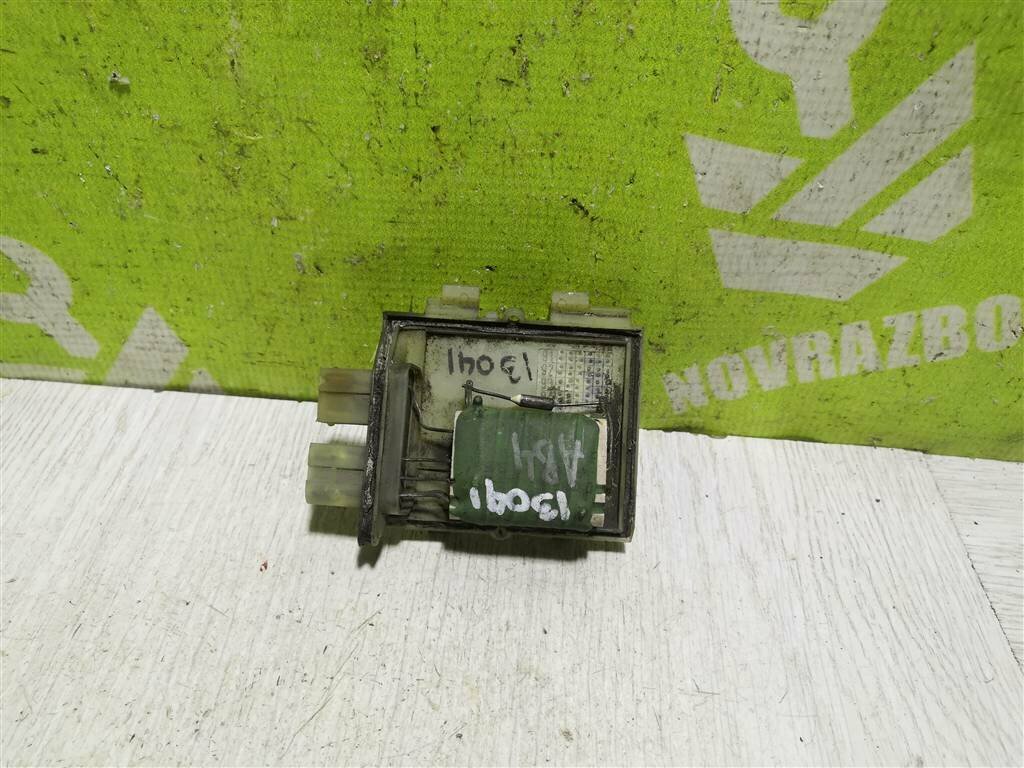 Резистор отопителя VW Passat B3 1988-1993