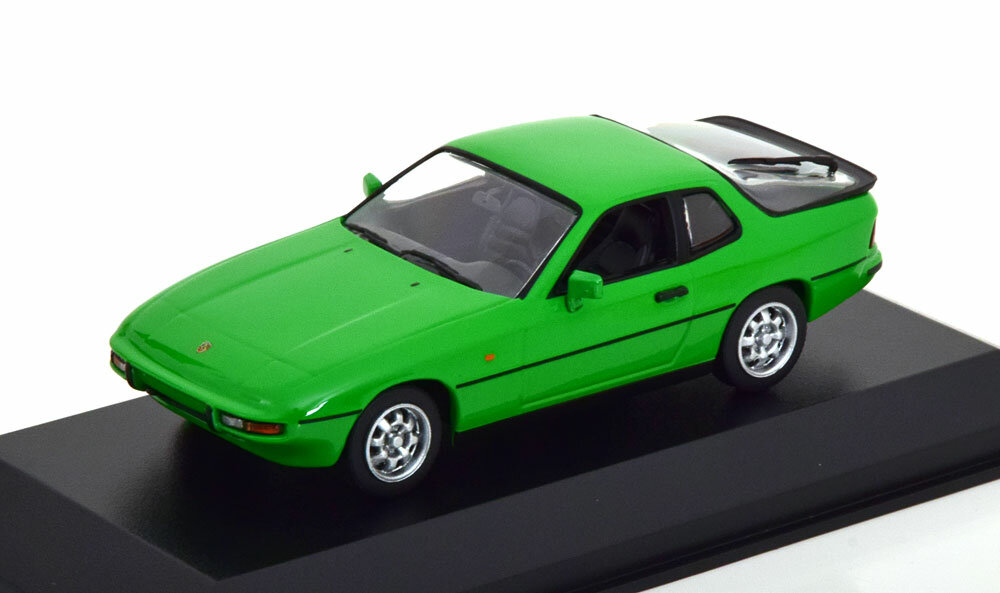 Модель коллекционная MAXICHAMPS Porsche 924 1976 green