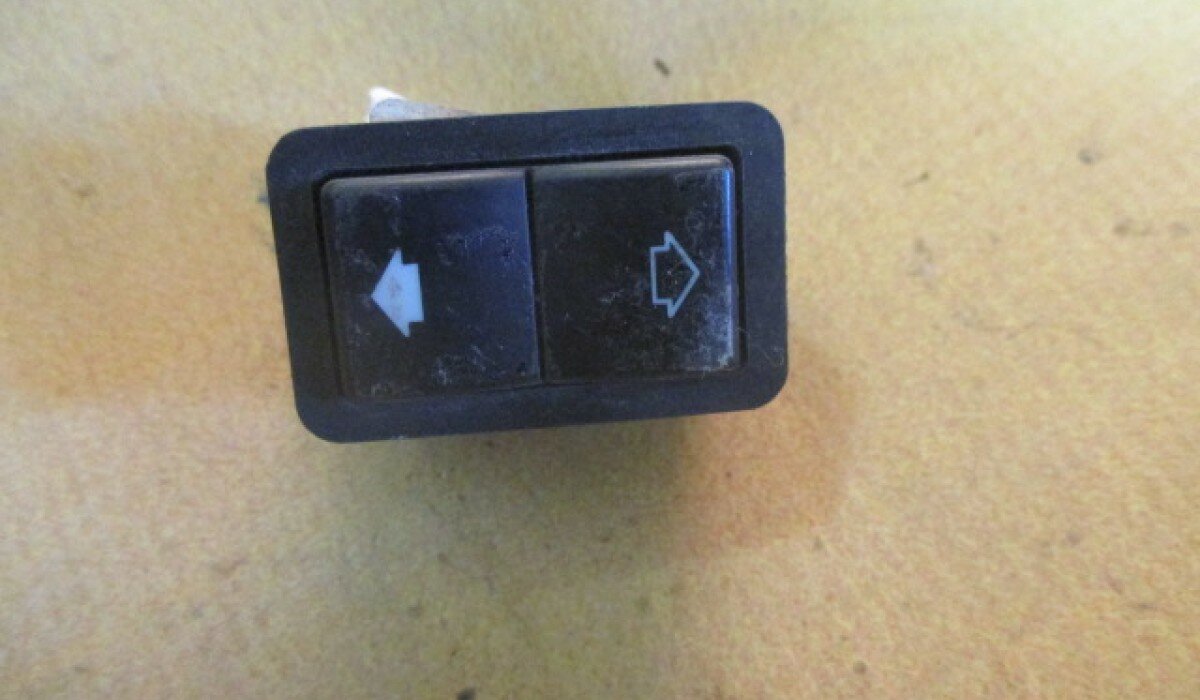 Кнопка стеклоподъемника 5-серия E39 BMW 61318368974