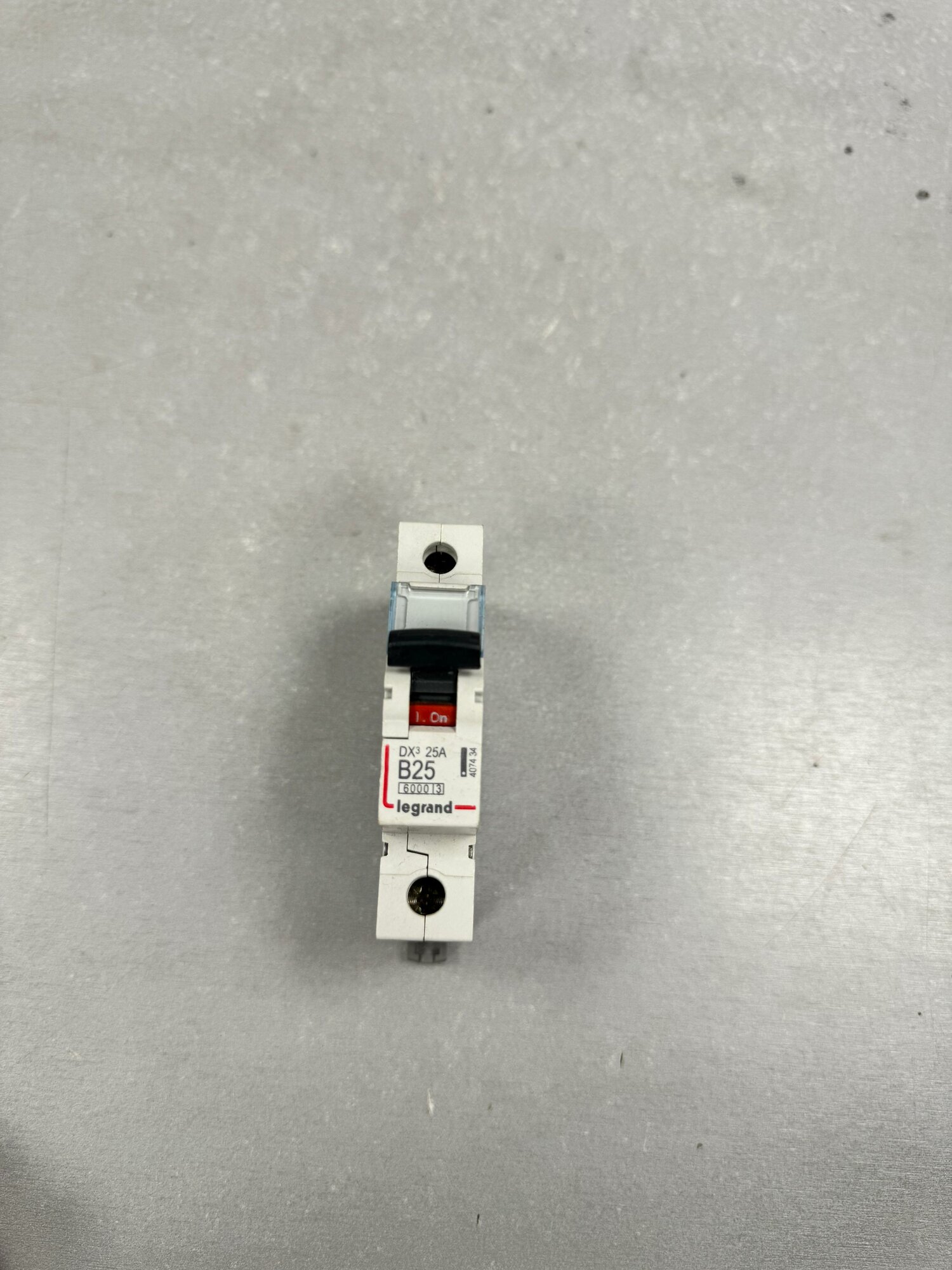 Автоматический выключатель Legrand DX3 1П B25A 6/10kA (автомат электрический) 407434