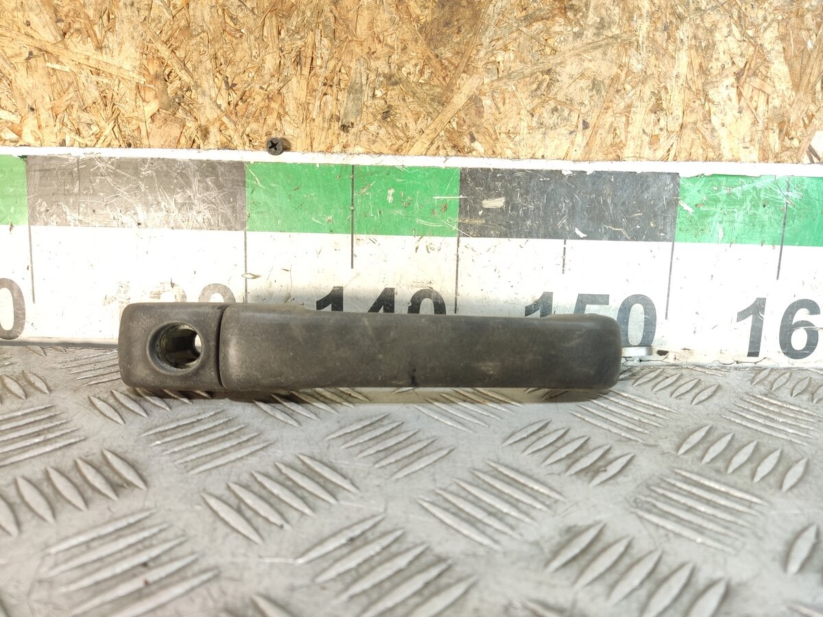 Ручка двери передней правой VOLKSWAGEN Golf 3 1H0837207C