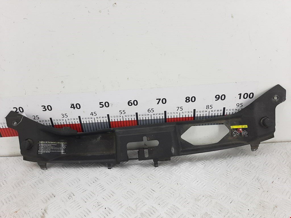 Накладка декоративная (на рамку радиатора) Volvo C30 1 31217837 арт. 2025021