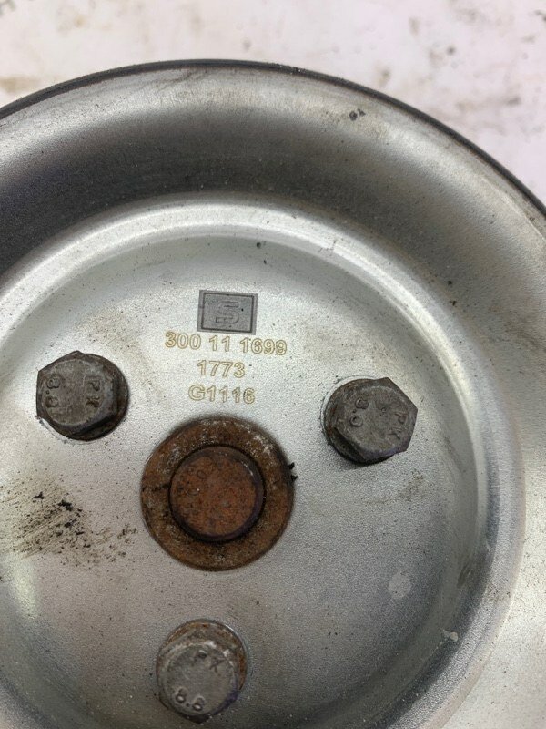 Помпа водяная BMW 116i F21 Ф21 11 51 7 648 827