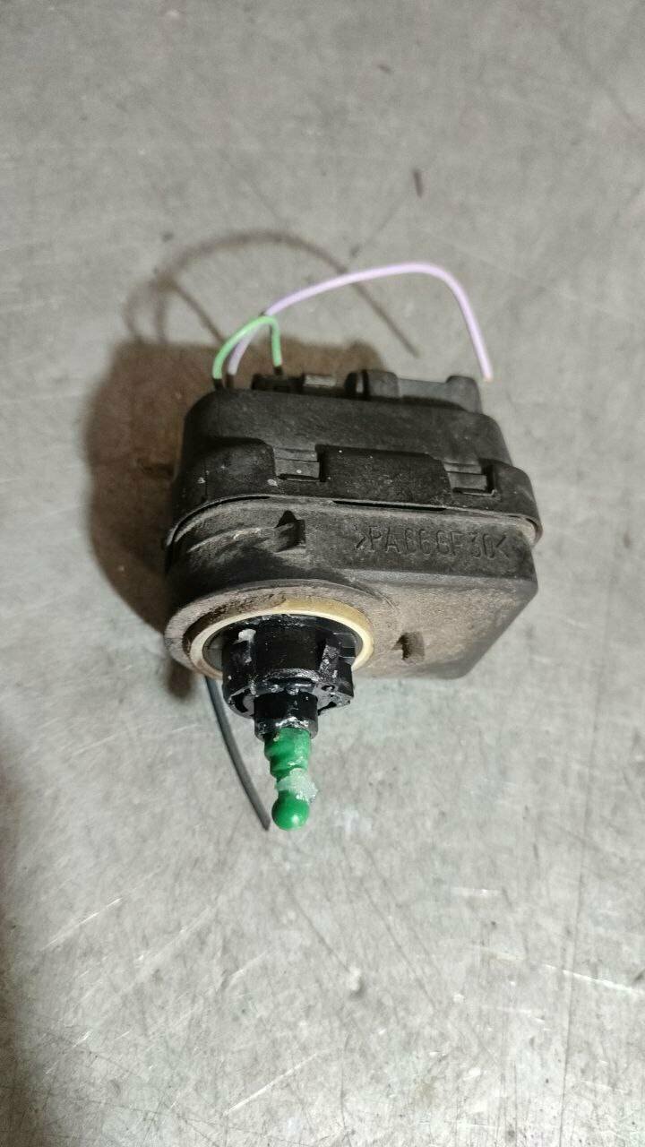 Корректор фар Renault Scenic 1998 7700415607