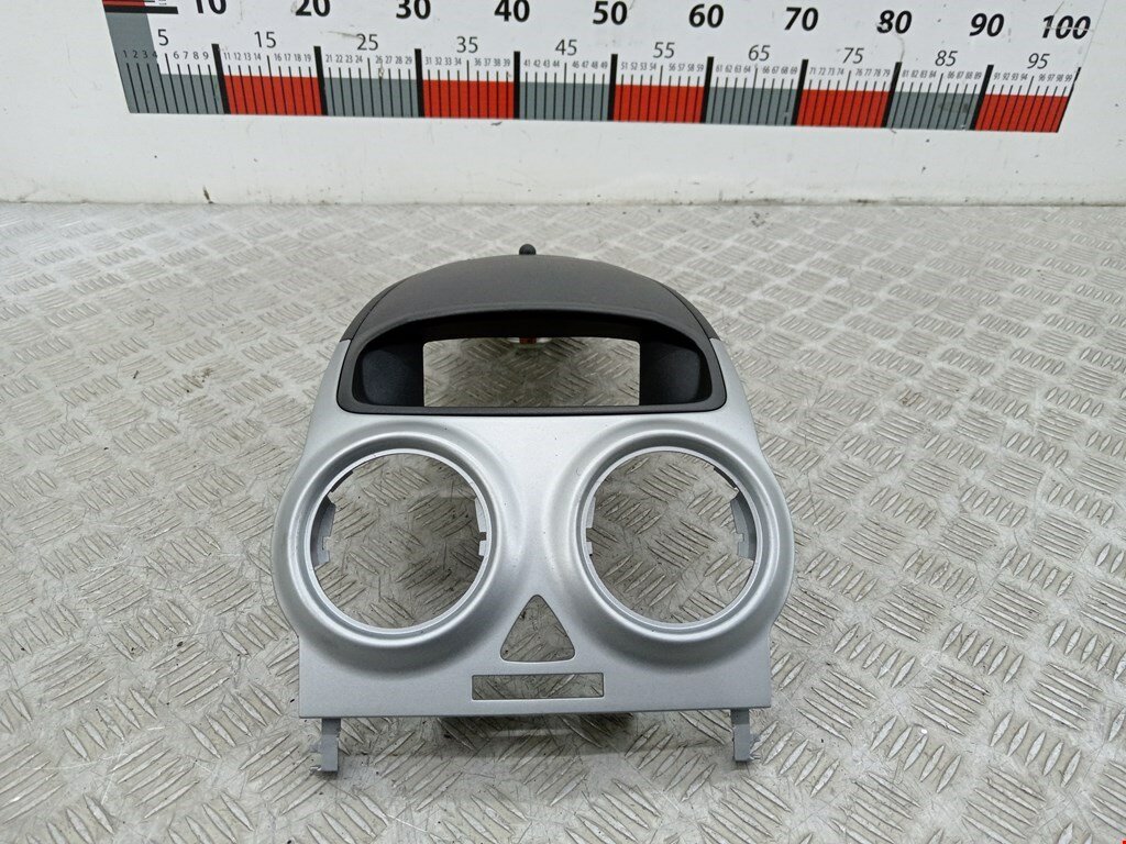 Накладка декоративная на торпедо Opel Corsa D 13295003 арт. 1891090