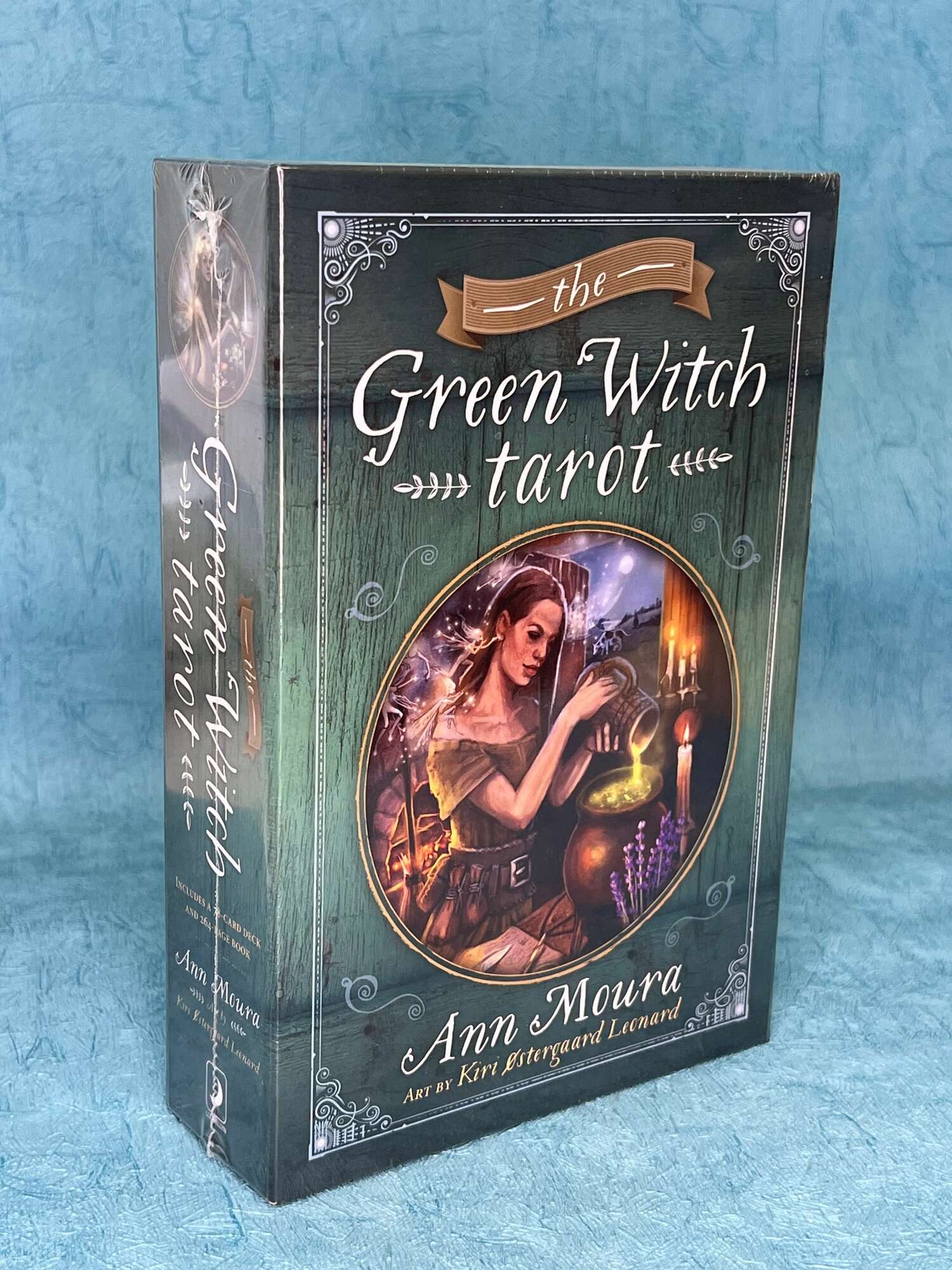 Набор Green Witch Tarot/Таро Зелёной Ведьмы(78 карт + книга на английском языке)