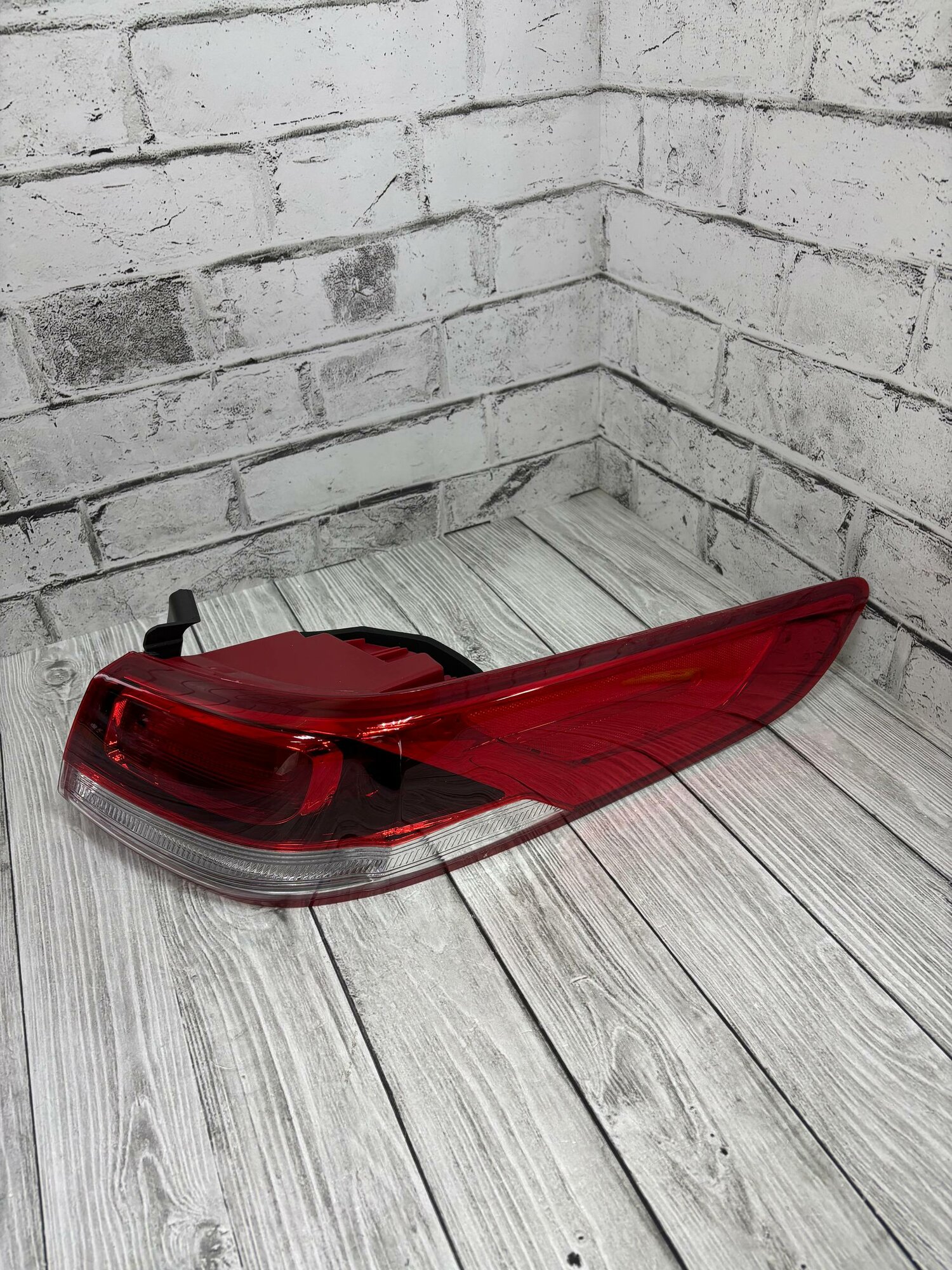 Фонарь задний правый в крыло KIA Optima 4JF