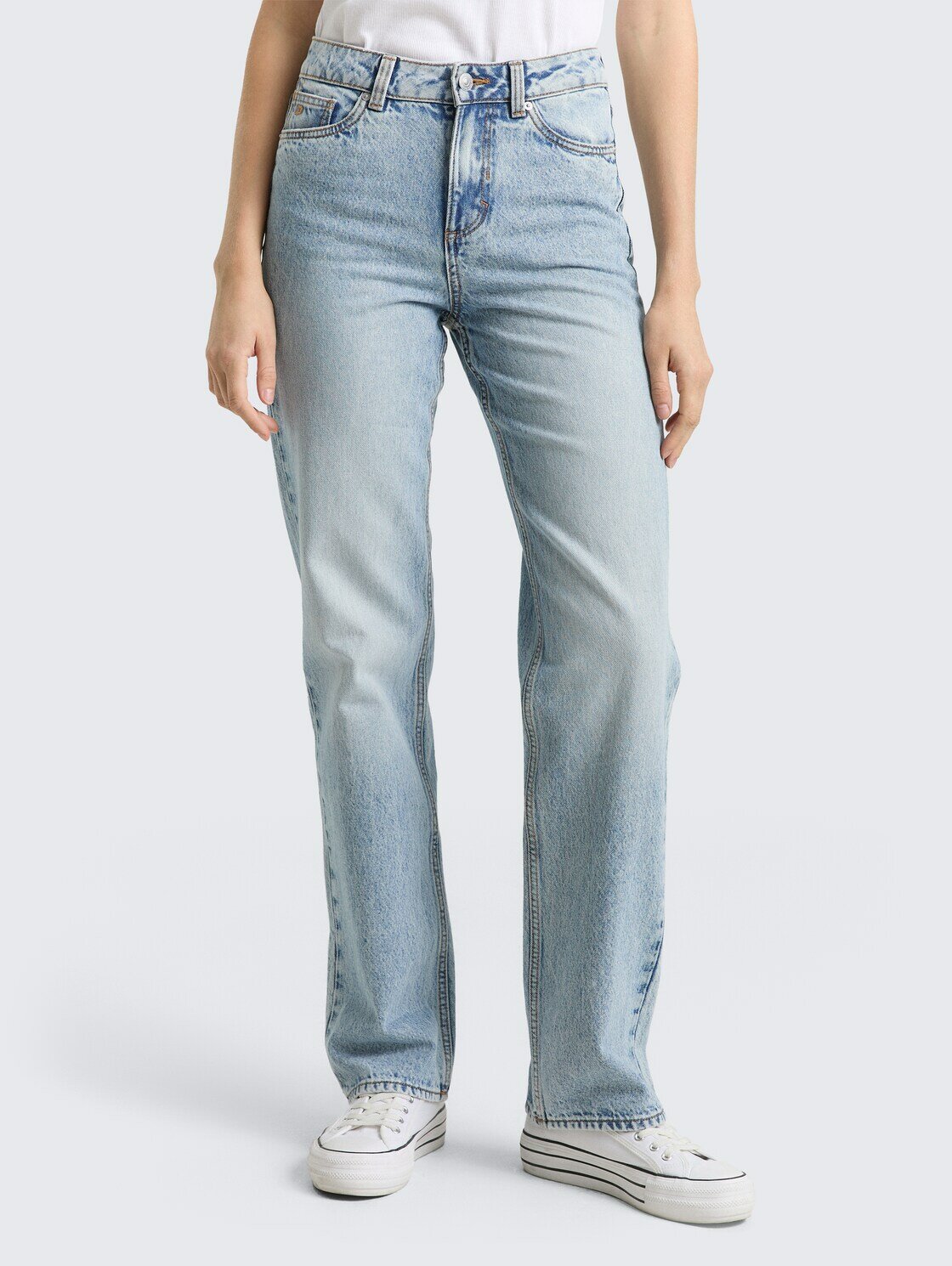 Джинсы Elin Straight 