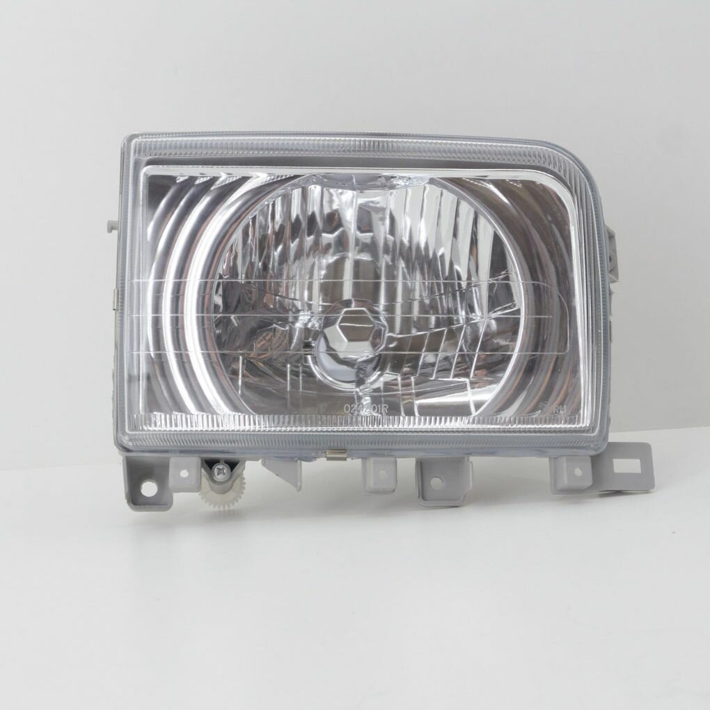 Фара NISSAN ATLAS F23, 1991-1998 г хрусталь правая, GSPARTS
