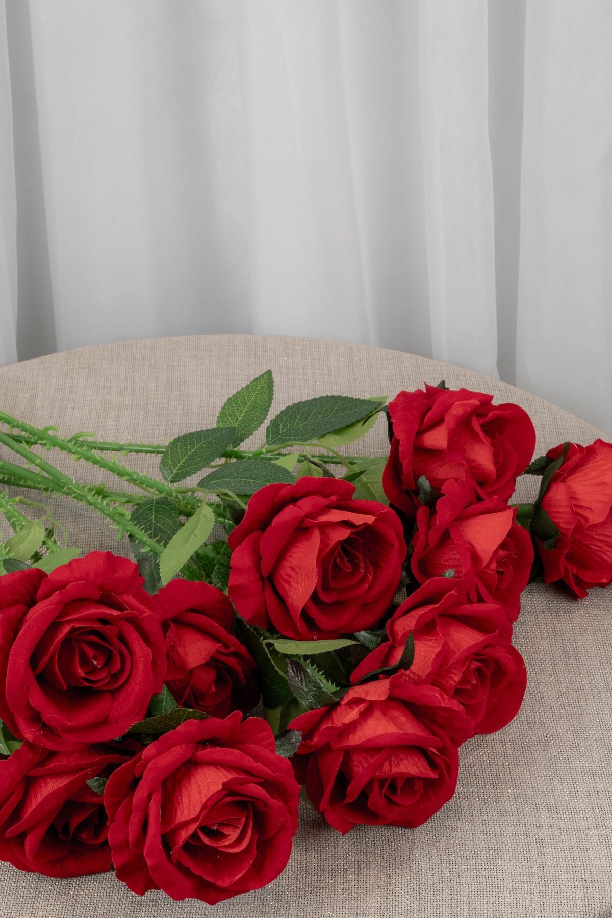 Искусственные цветы розы бархатные крупные красные для декора пасхи 10шт-60 см