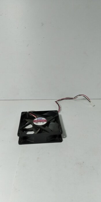 Вентилятор 92x92x25 DC 12V 0.41A AVC DS09225R12LC019 3 pin