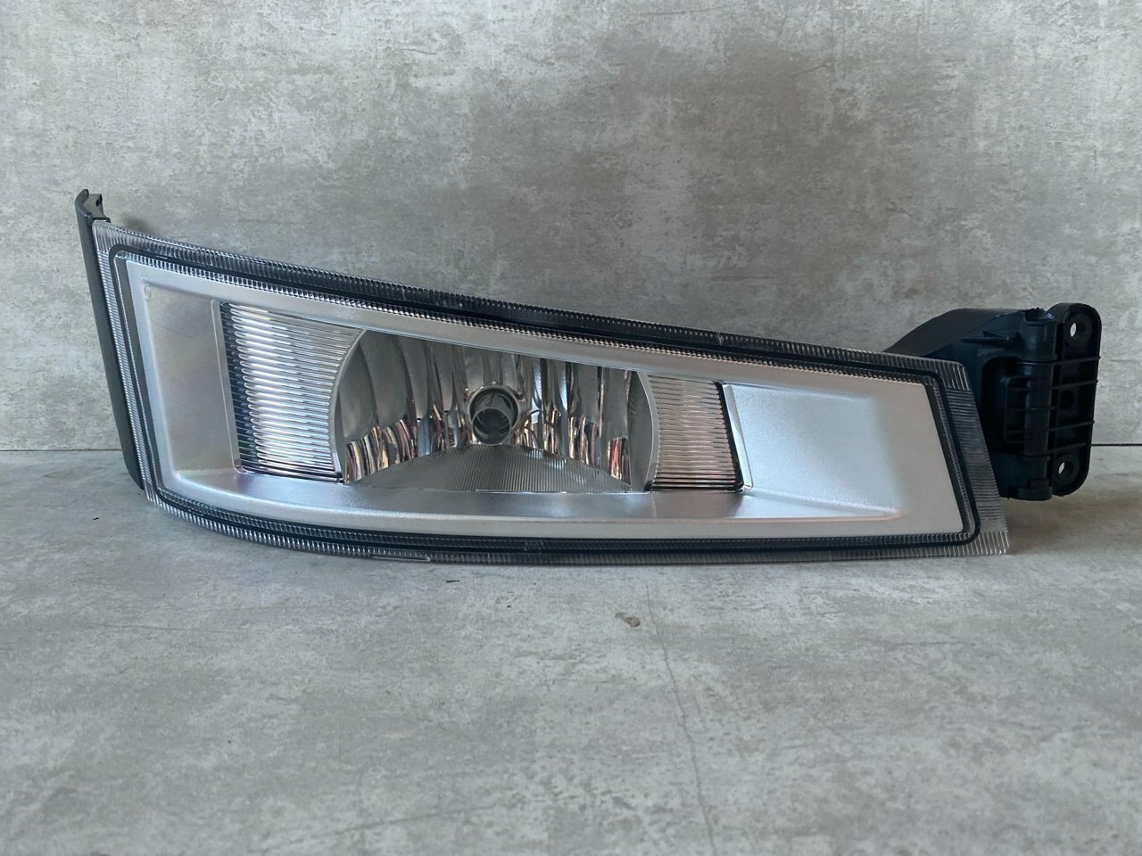 Фара противотуманная правая VOLVO FH4 (вольво ФШ4)