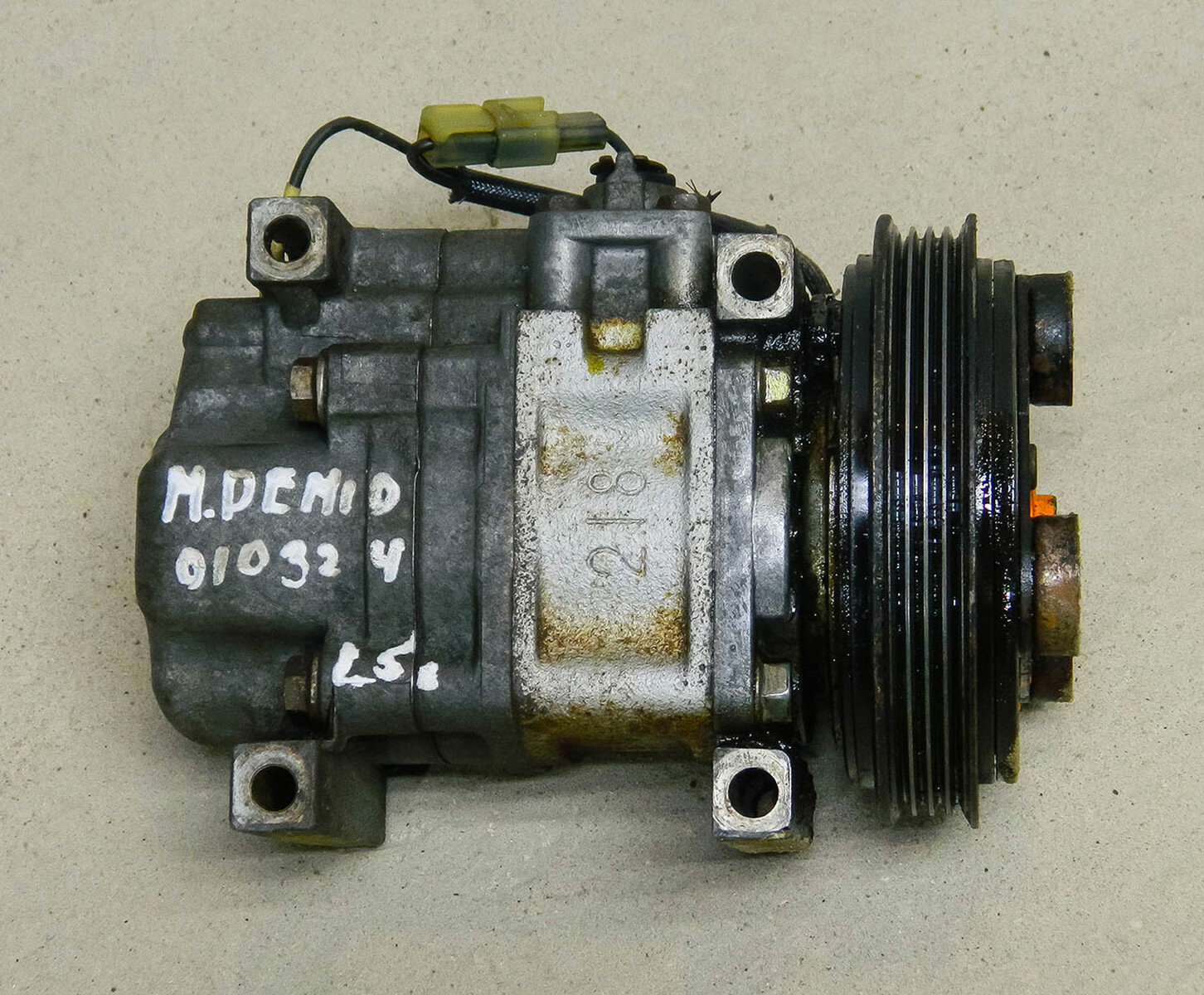 Компрессор кондиционера Mazda Demio 1