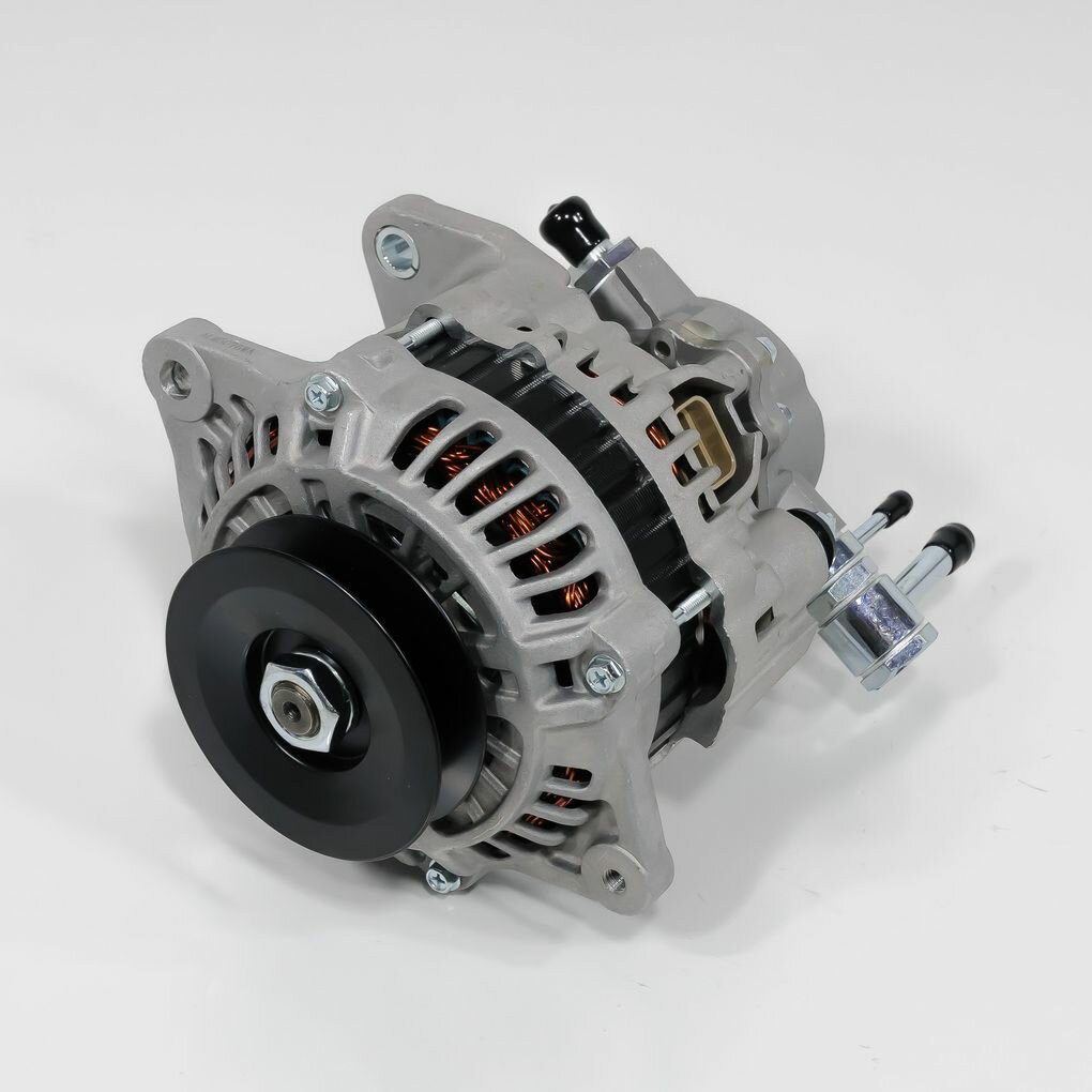 Генератор 24V MAZDA TITAN SL, TF, TM, вакуумник сзади, 1 клиновой, фишка овальная 2 контакта, 40Amp, MOTORHERZ