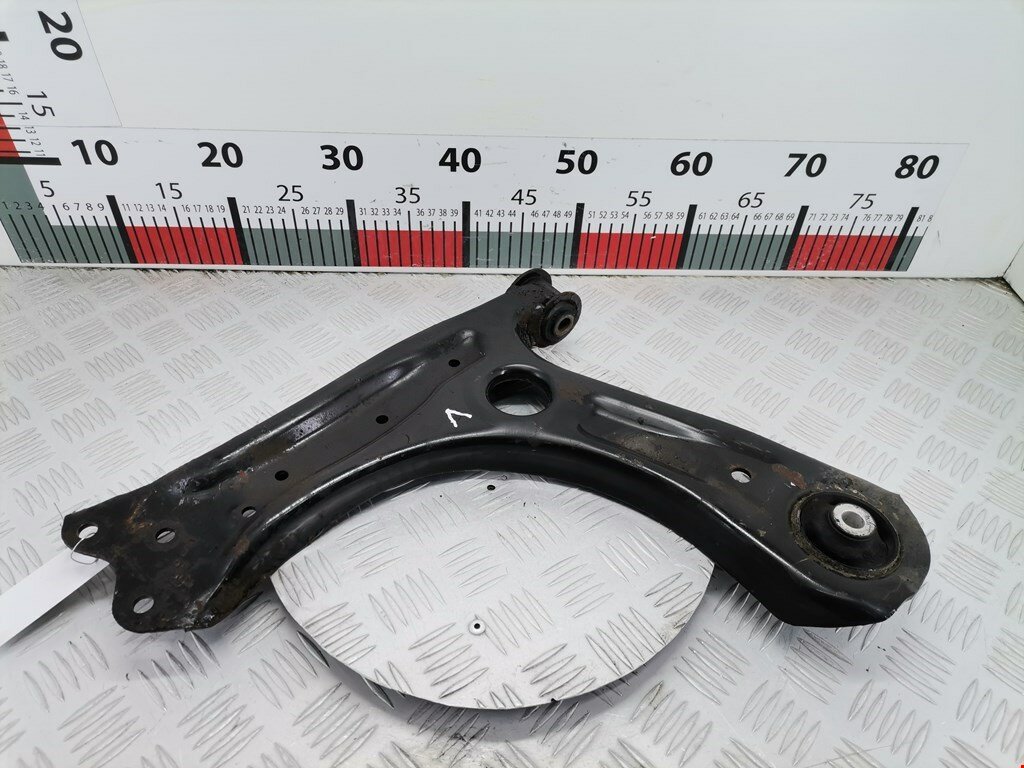 Рычаг передний левый Skoda Rapid 1 6R0407151F арт. 2047327