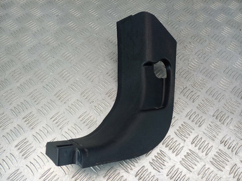 Б/У Накладка порога передняя левая Land Rover Freelander 2 / Ленд Ровер Фрилендер 2 2.2 224DT 160Л.С. МКПП. 4WD 2007 перед. лев.