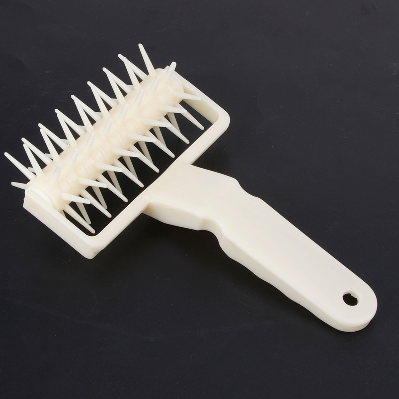 Инструменты для выпечки: Пластиковый ролик для теста пиццы с иглами, куттер для печенья, борошняного теста, пирога, для выкола дыр в пироге, хлебе, размер approx.21x12cm/8.3x4.7in, диаметр ролика с иглами approx.7cm/2.8in, вес approx.90g/3.2oz, 1шт, цвет