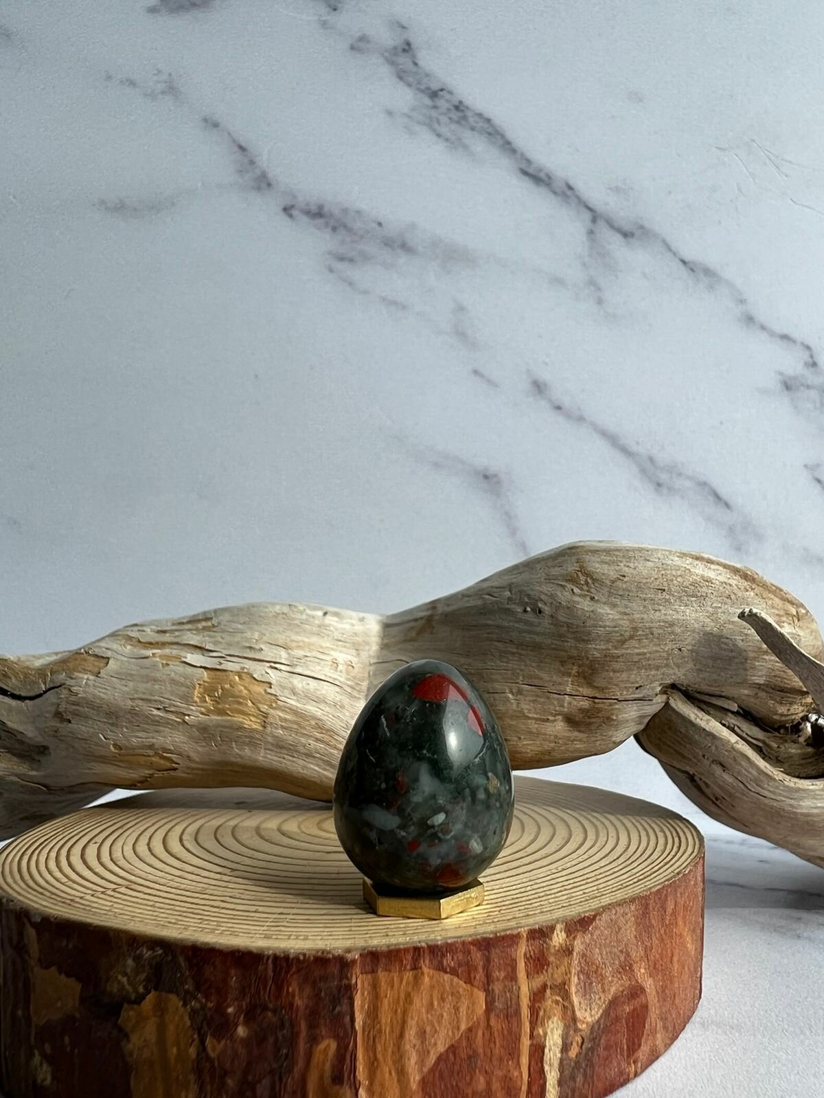 Сувенир на Пасху "Яйцо" из натурального камня Яшма серо-красная, 22х18 мм.