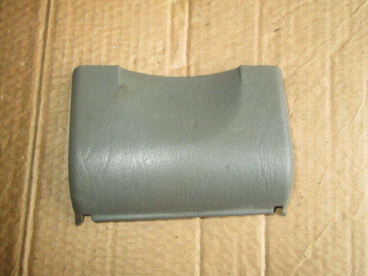 Крышка бардачка YS4XA04610ADW 44ZG2890ABC Форд Фокус 1 Бежевая