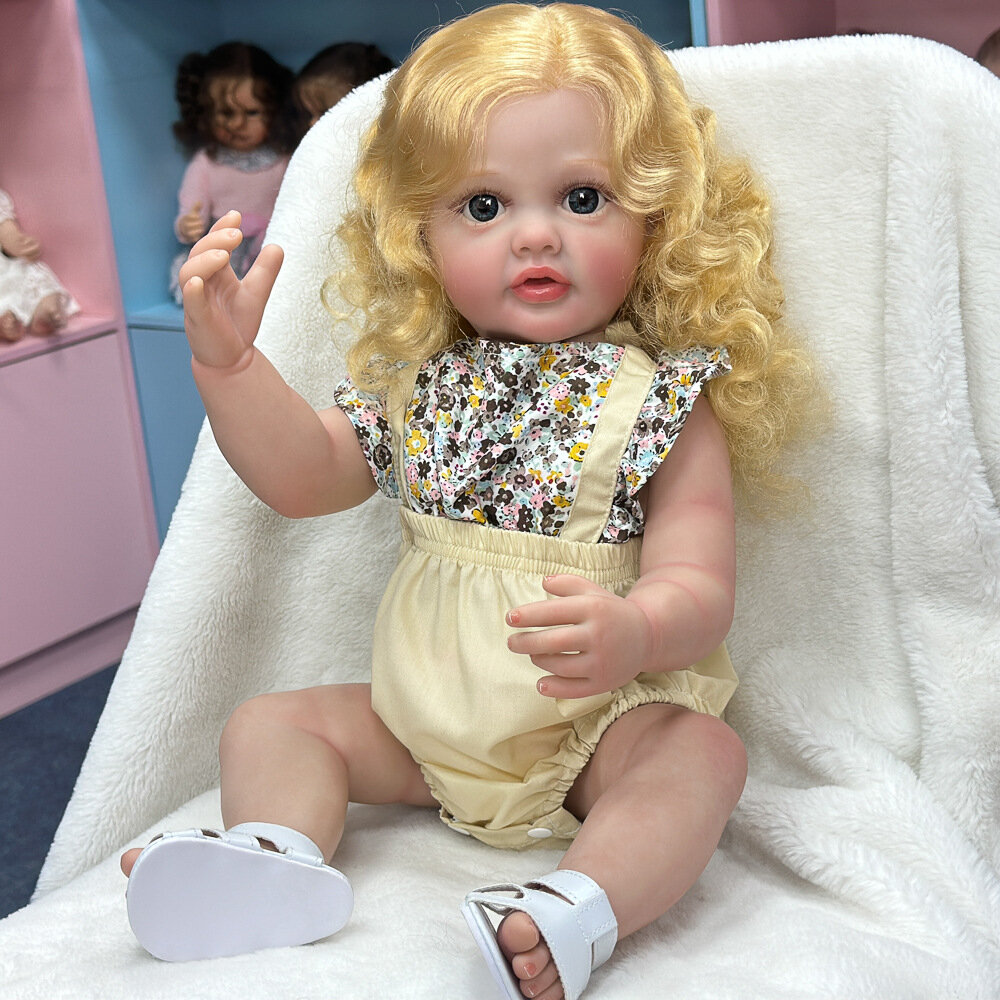 55-сантиметровая полностью пластиковая, водостойкая, реалистичная кукла-трансформер Бетти.