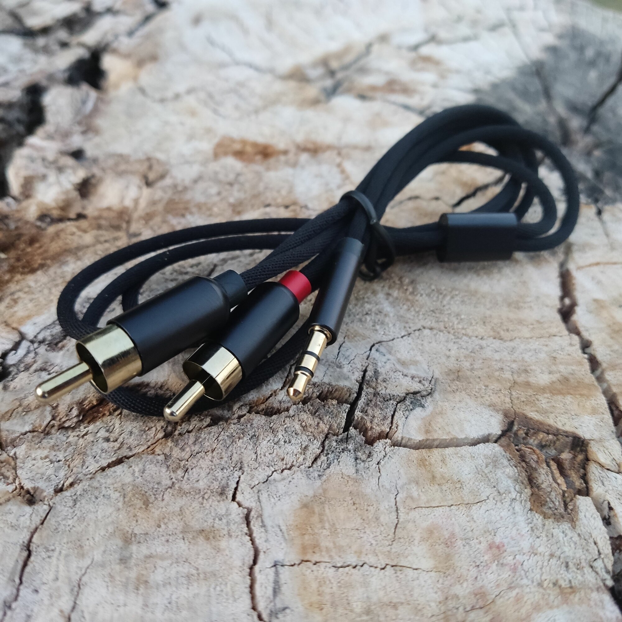 Кабель - переходник AUX - 2AV ( Тюльпаны) / Jack 3.5 - 2RCA / тканевая оплётка