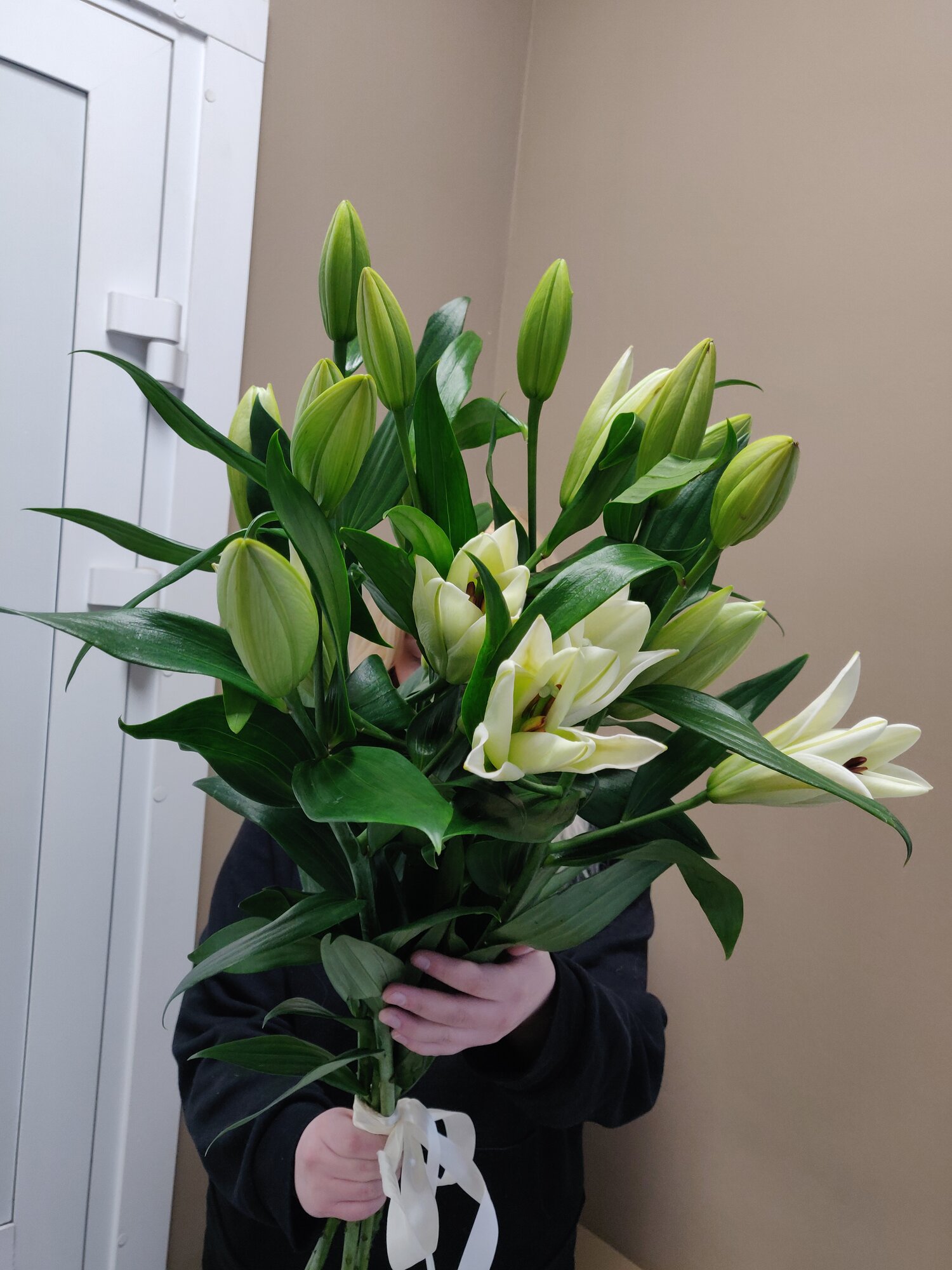 Большой букет белых лилий (5 шт)