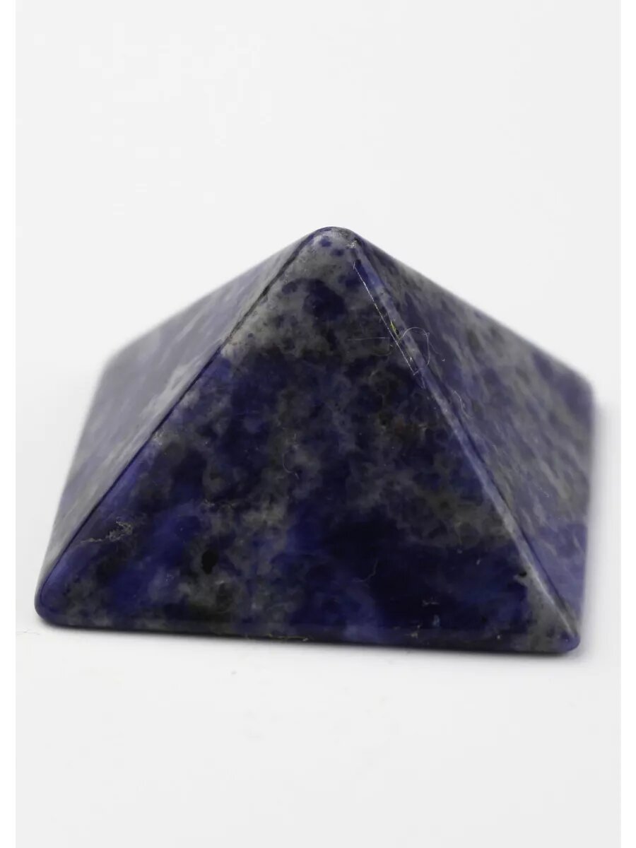 Пирамида Содалит. Натуральный камень. 5 см
