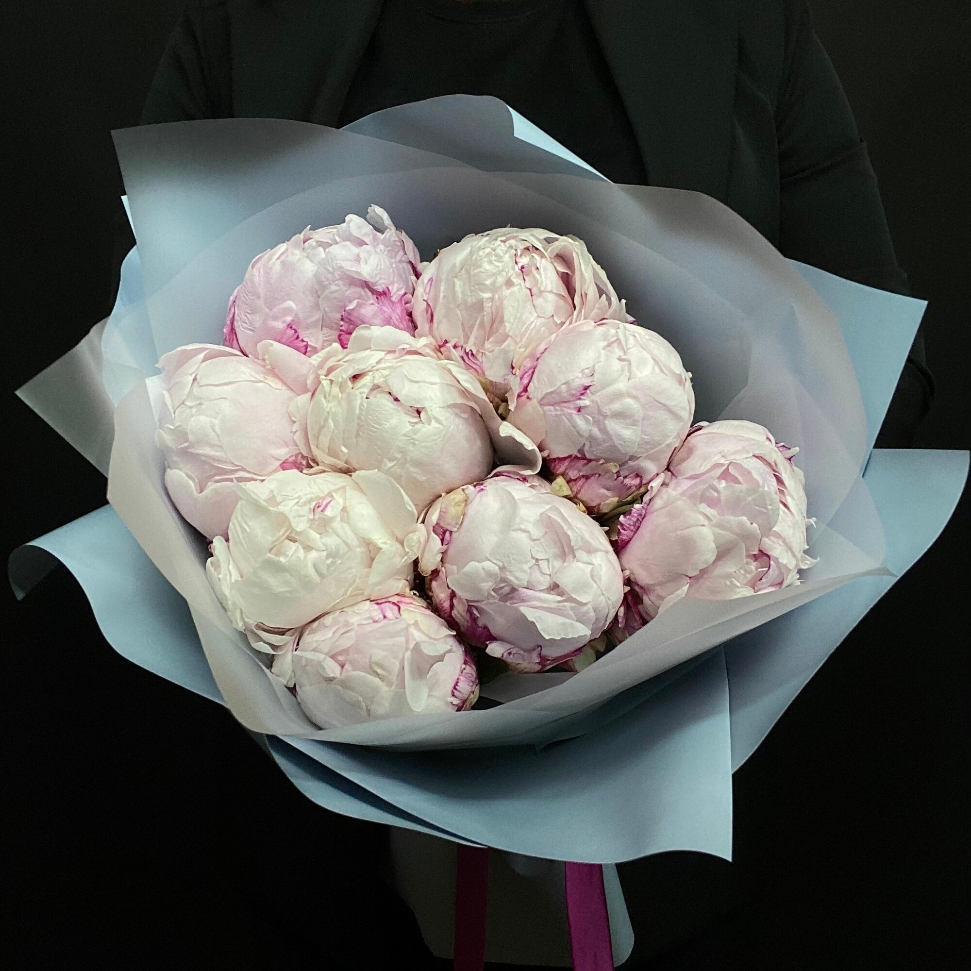 Розовые пионы (пионы - 9 шт), высота букета 40 см, ширина 20 см