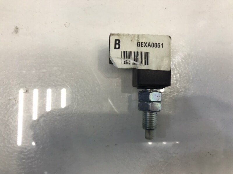 Б/У датчик включения стоп сигналов Kia Rio 2011 JB G4EE 38413 Hyundai-KIA арт. 938102E000