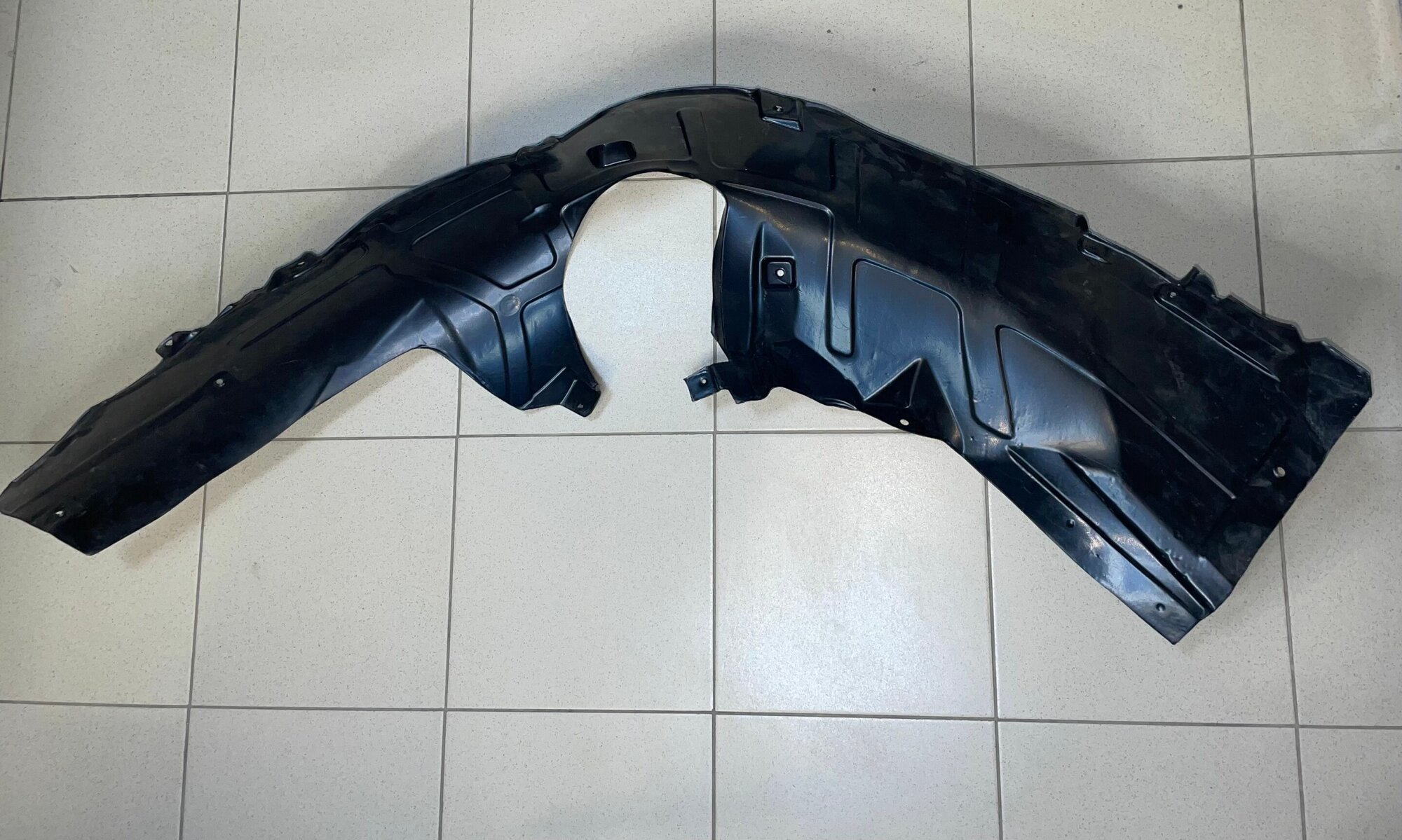 Подкрылок передний правый Geely Coolray [1.5 12V 7AMT внедорожник] 6600125344