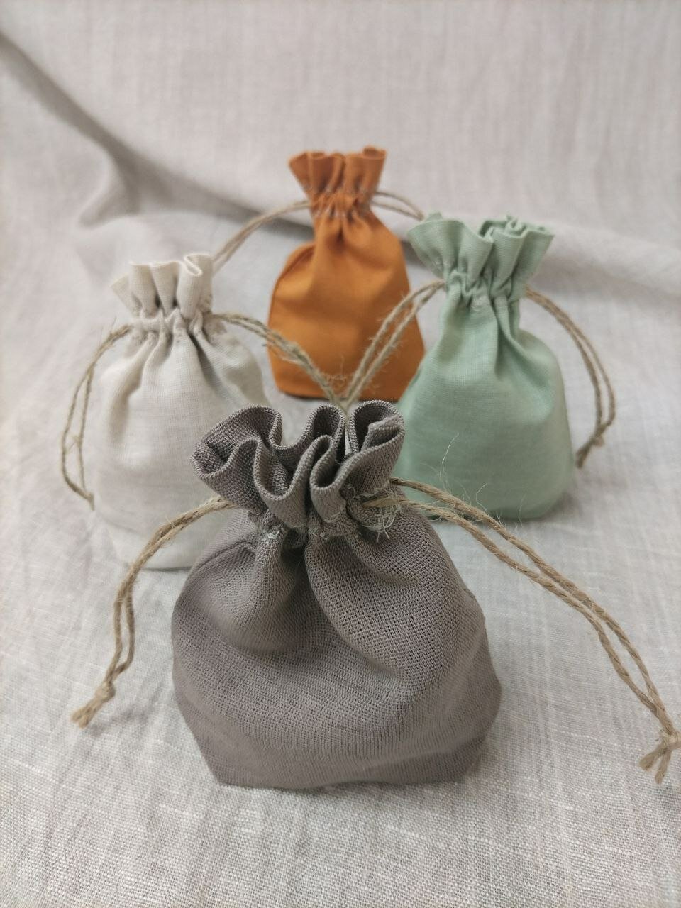 Мешочки для хранения, подарочный набор, лен/хлопок, 4 шт, ручная работа, вышивка, разные цвета, 10х15 см.