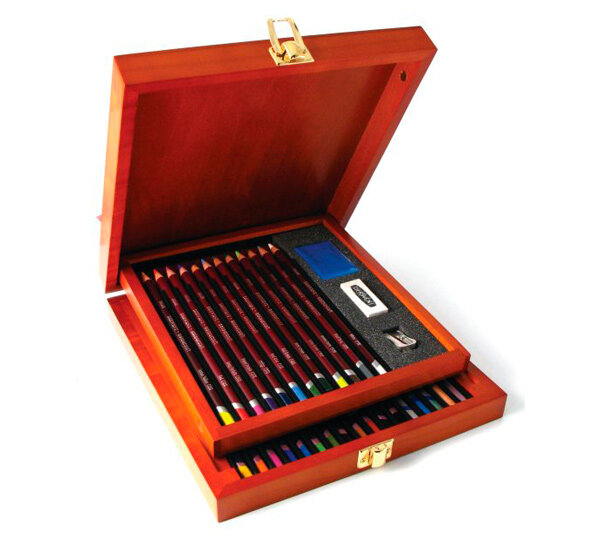 Набор карандашей Derwent "Colour Collection" 32 предмета в деревянном ящике