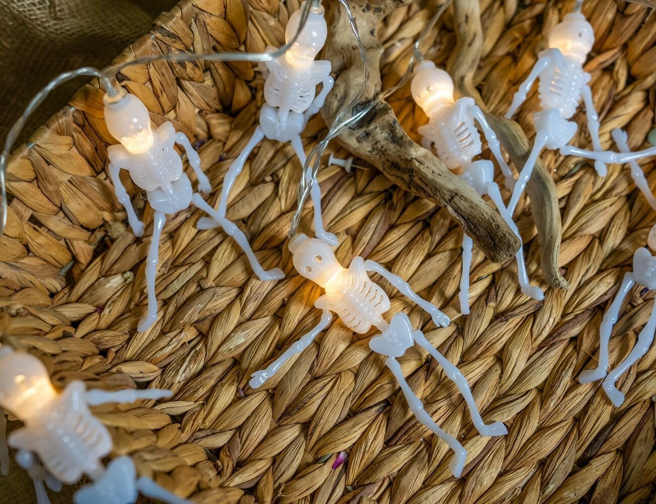 Светодиодная гирлянда бонс, 10 тёплых белых LED-огней, 1.3+0.3 м, прозрачный провод, батарейки, Koopman International AMZ900010-1