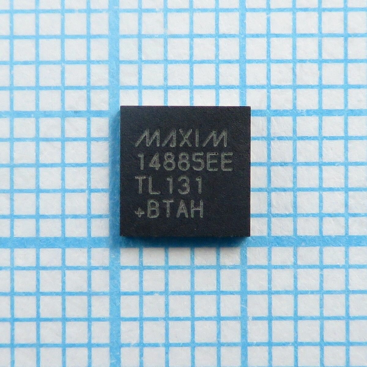 MAX14885EE 14885EE - Low-Capacitance VGA 2:2 Dual-Graphics Crossover Switch