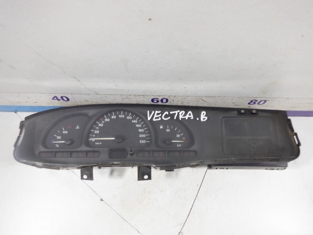 Панель приборов Opel Vectra B 90504241BC