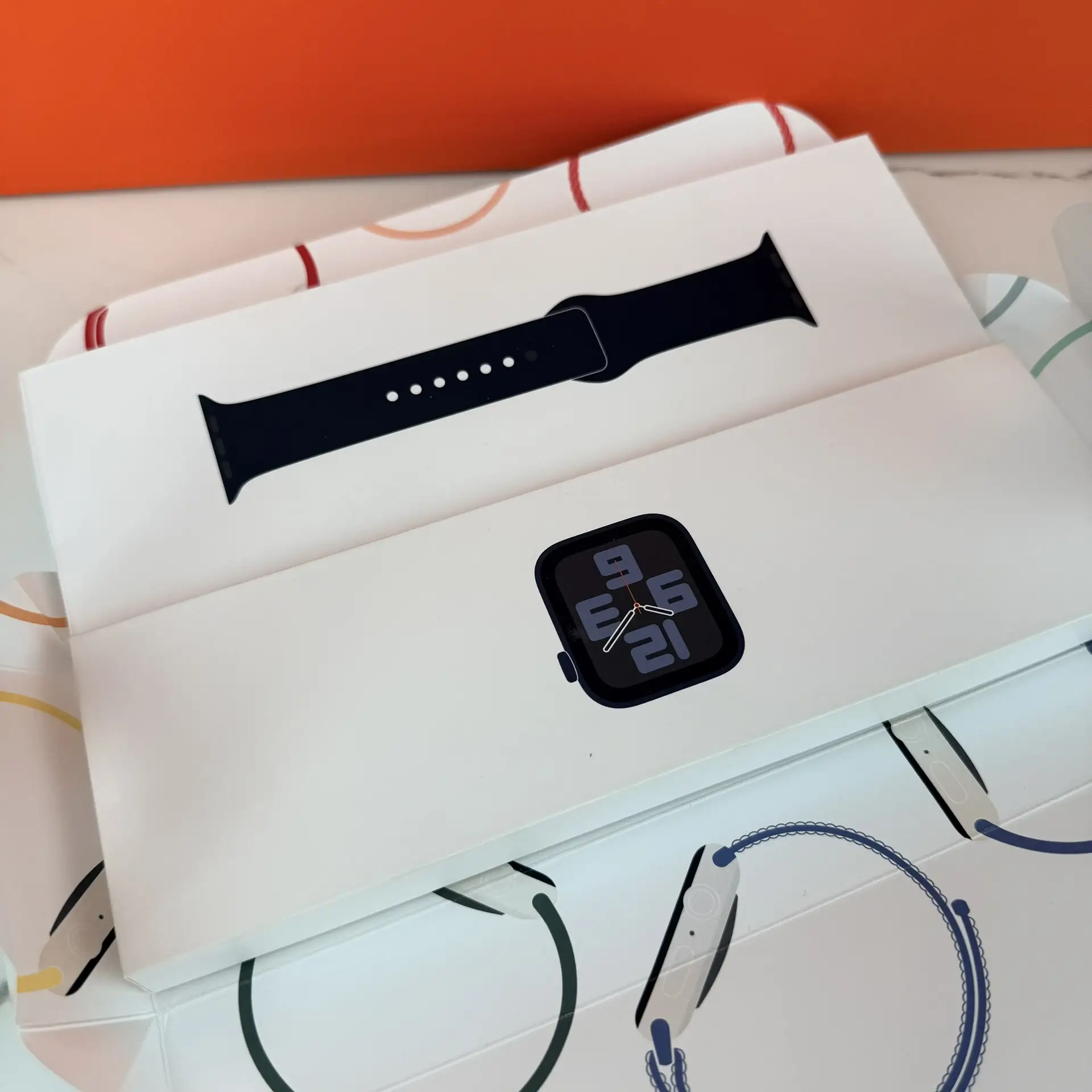 Умные часы Apple Watch Series SE Gen 2 2023 40 мм Aluminium Case GPS, midnight Sport Band SM