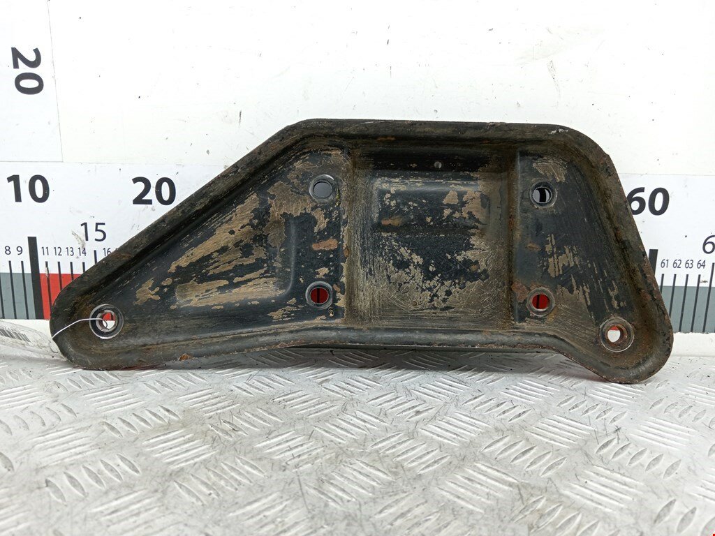 Кронштейн рессоры (стремянка башмак и прочие) Mercedes Sprinter 1 (W901-905) A9013250254 арт. 1947764