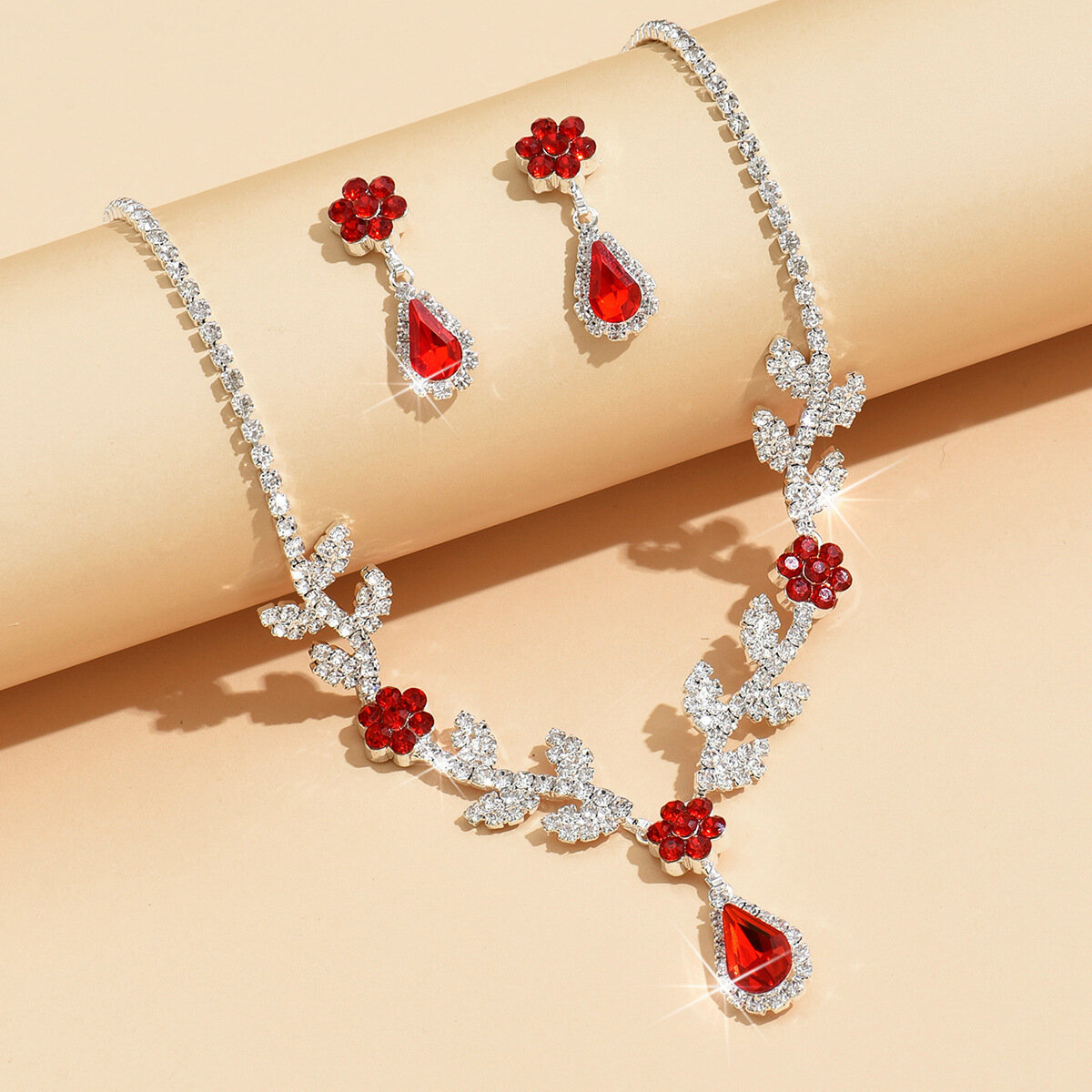 Комплект бижутерии RNAFASHION: колье, подвеска, серьги, горный хрусталь