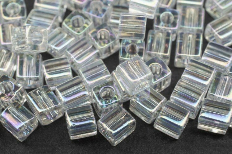 Бисер японский Miyuki Cube кубический 4мм #0250 хрусталь, радужный прозрачный, 10 грамм