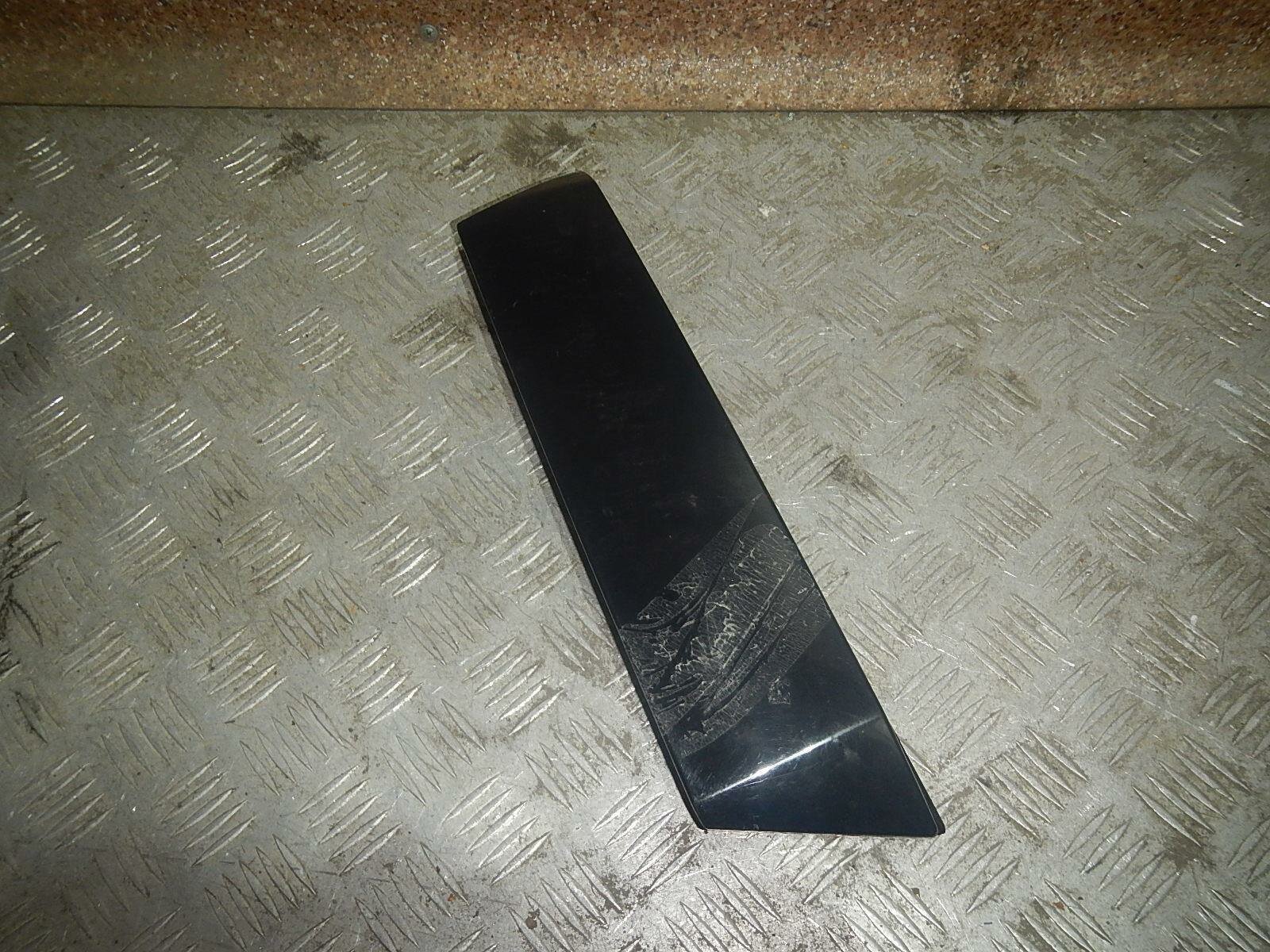 Б/У Накладка двери багажника, Renault (Рено)-SCENIC (03-) RENAULT SCENIC (03-) Левая на стекло. Царапины. 371854 RENAULT ...